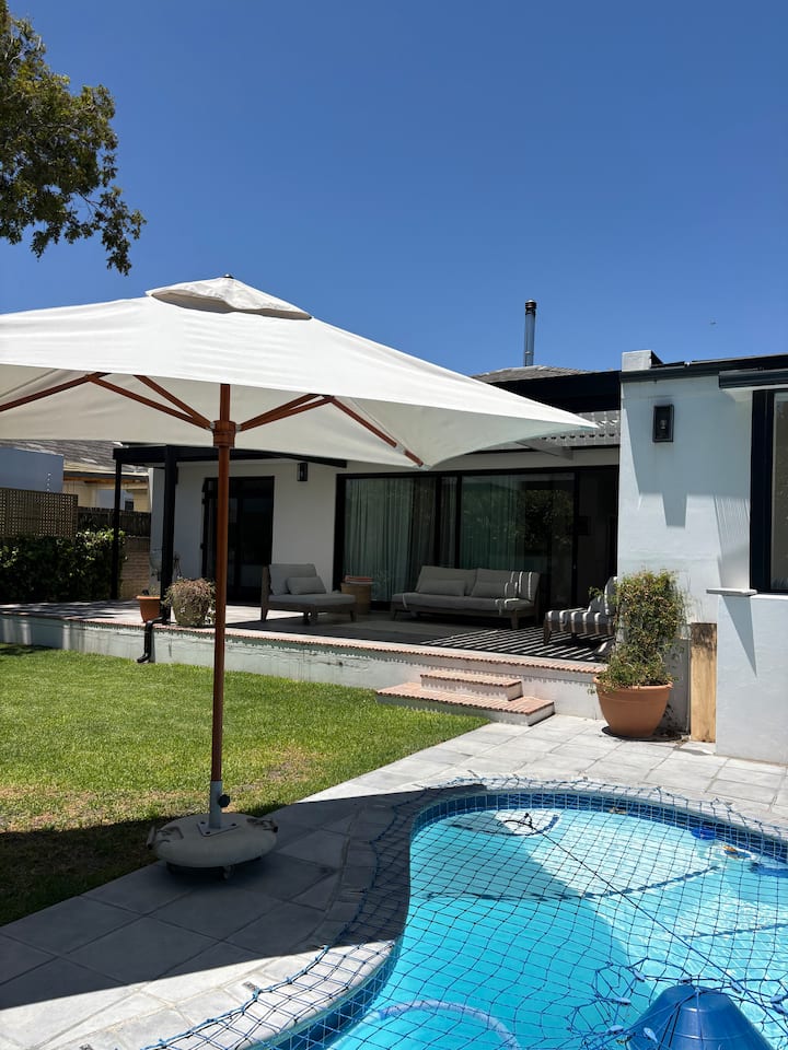 Sunny Family Home, Indoor/outdoor Flow & Solar - Kapstadt