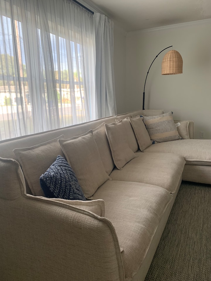 2 Bd Bungalow | 7-minutes To The Beach - Dunedin, FL