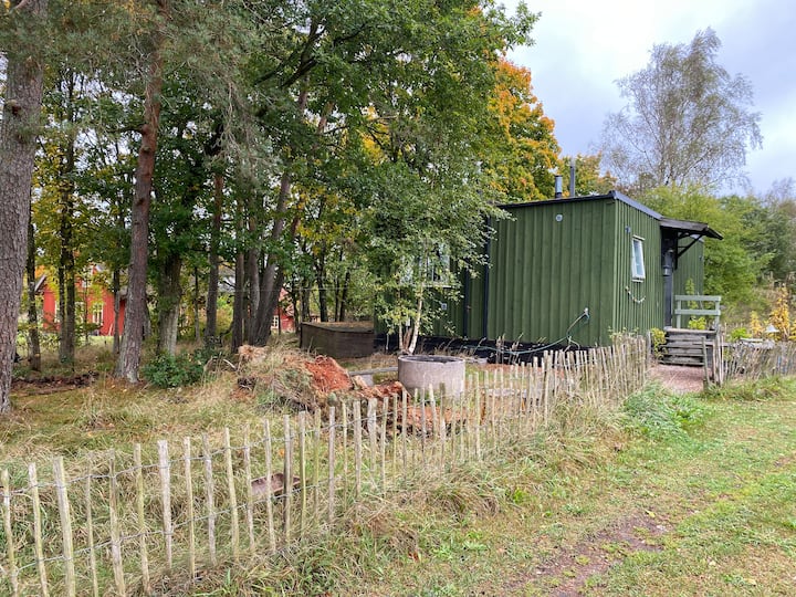 Rofyllt Hus Bland Får, Hagar Och Svensk Lantidyll - Laholm