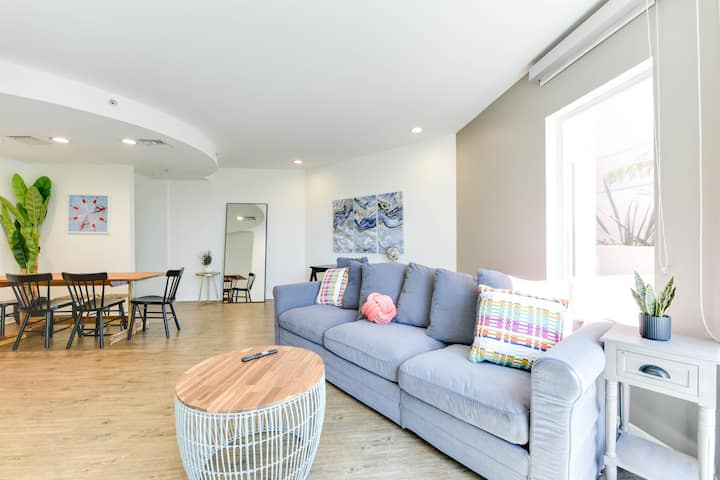 The Shore Club - Venice Beach