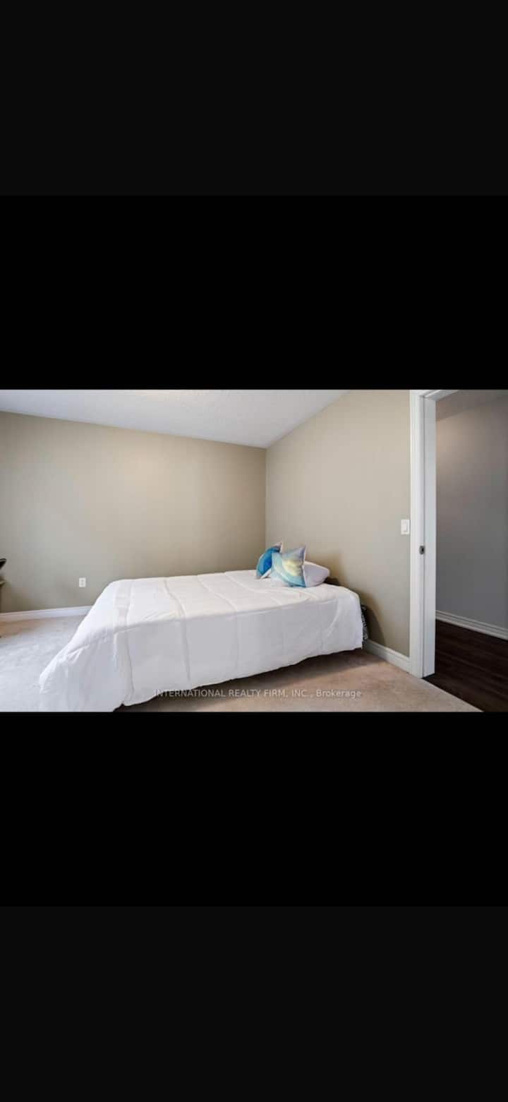 Private Room On First Floor - シェルバーン