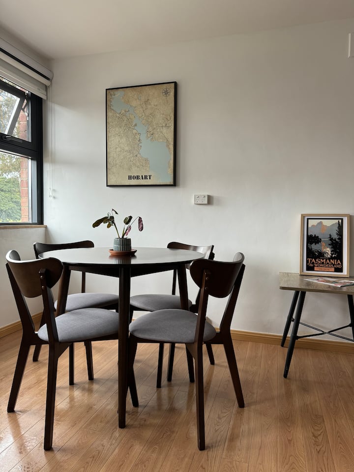 Cozy Apartment - Walk To City (1 Queen Bed) - Hobart