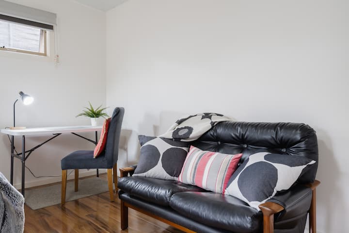 Private Garden Studio Retreat | Classy & Comfy - Frankston