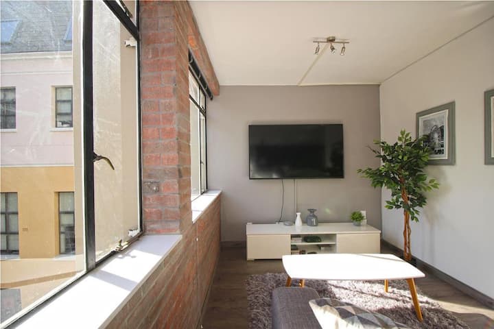 Light And Cozy City Apartment - Cape Town