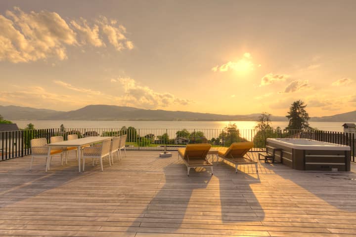 Whirlpool üBer Dem See · Dachterrassen-traum - Attersee