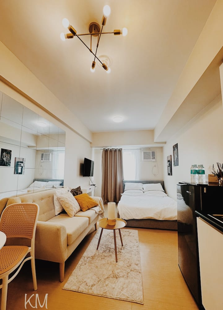 Cozy Iloilo Condo With Pool View @ Avida 3 - Iloilo City