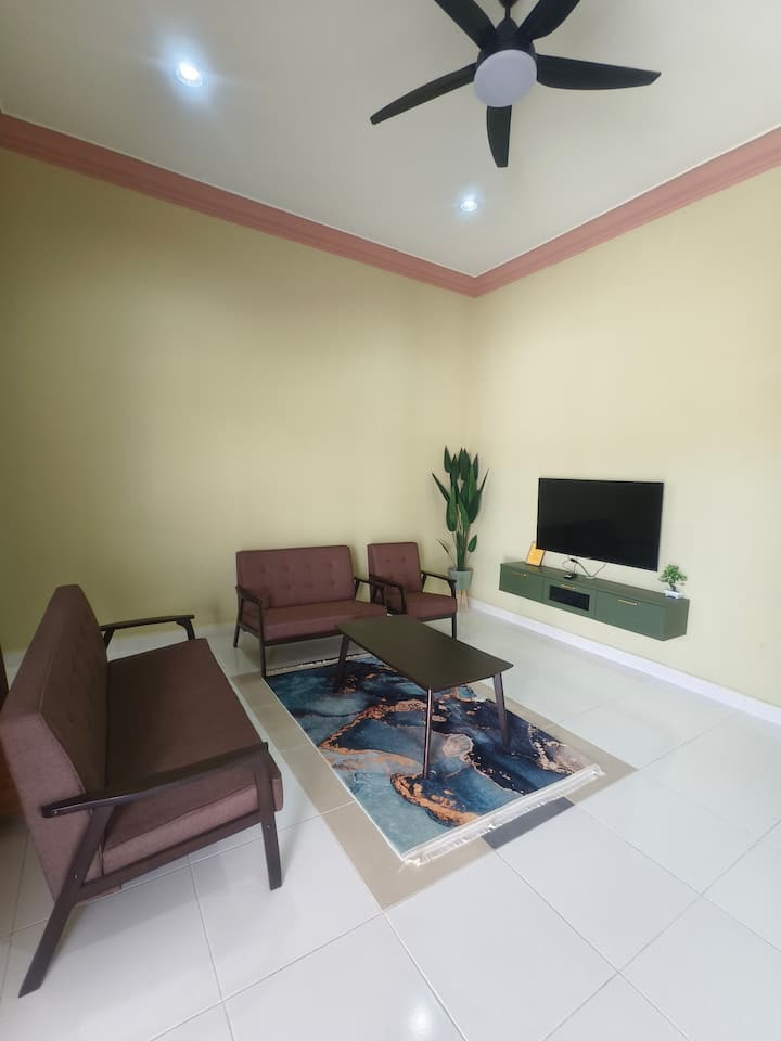 Semi.-d With 3 Bedroom - 