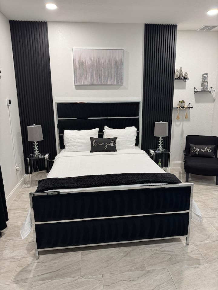 Aileen Special Place - Tampa, FL