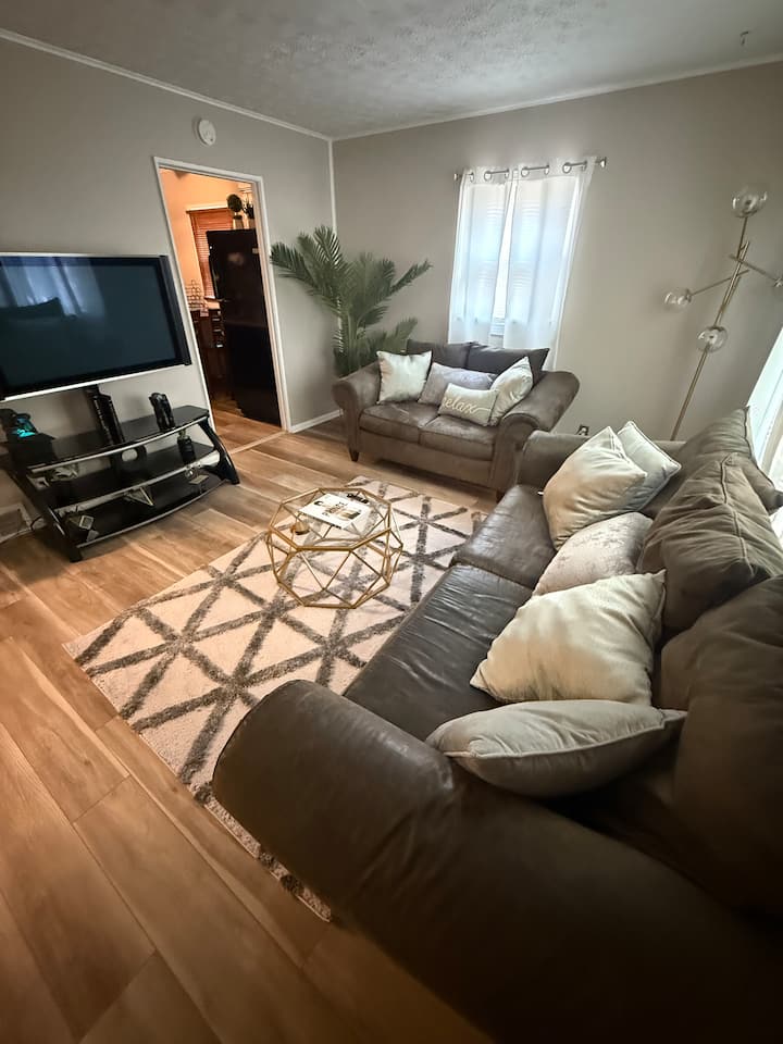 Cozy, Comfortable, Cool Ranch - Portage Lakes, OH