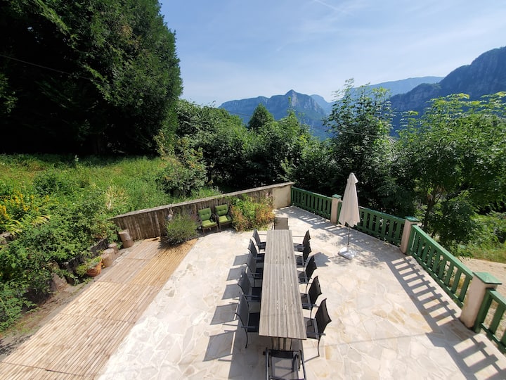 Le Parchey - Gite Chaleureux, Terrasse Panoramique - Isère