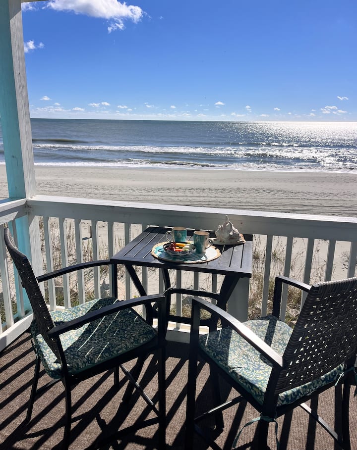 Off The Deck- Oceanfront Condo-updated Master Bath - Garden City, SC