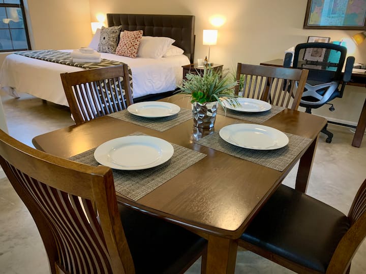Hyde Park/n. Univ. Guest House W/ Wd & Pvt Parking - Austin, TX