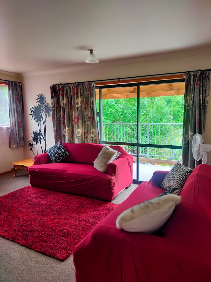 Driftwood Gallery Upstairs Unit - Murchison