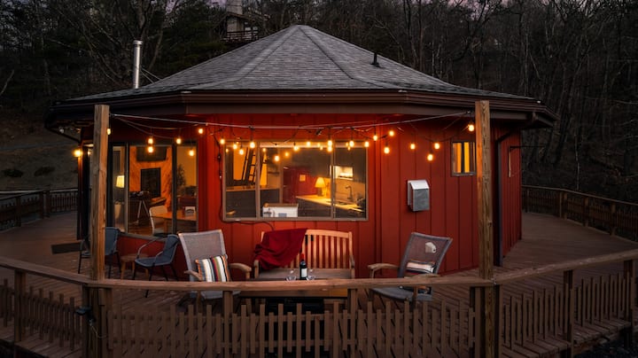 Quirky & Peaceful Yurt Treehouse W/360 Views - Virginia