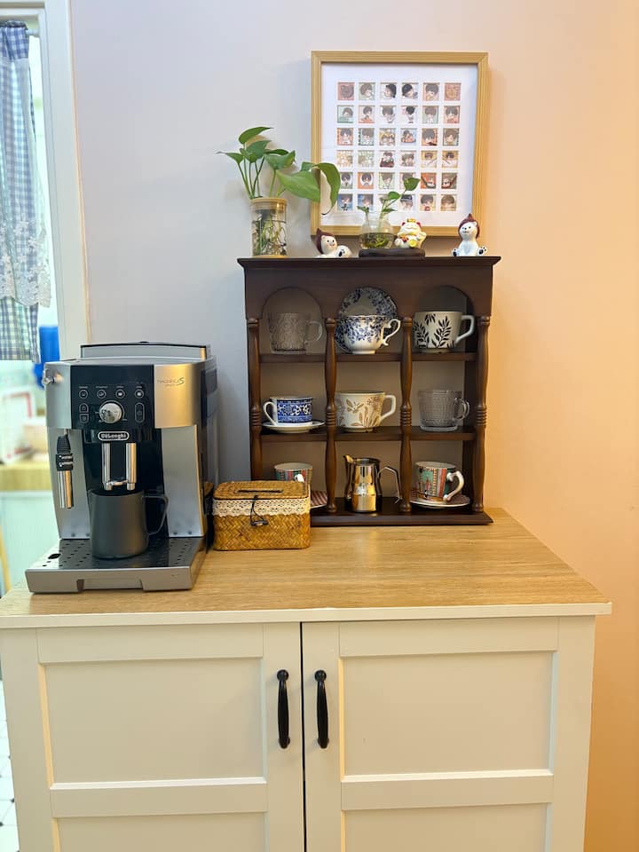 铜锣湾近地铁站祟光百货3分钟内到达，价优家庭亲子房朋友相游最佳选择自助入住，一应俱全购物美食方便。 - South Island