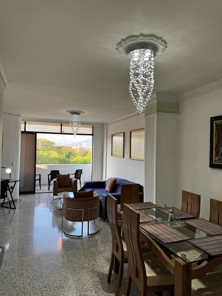 Apartamento Con Parqueadero. Excelente Ubicación. - Cúcuta