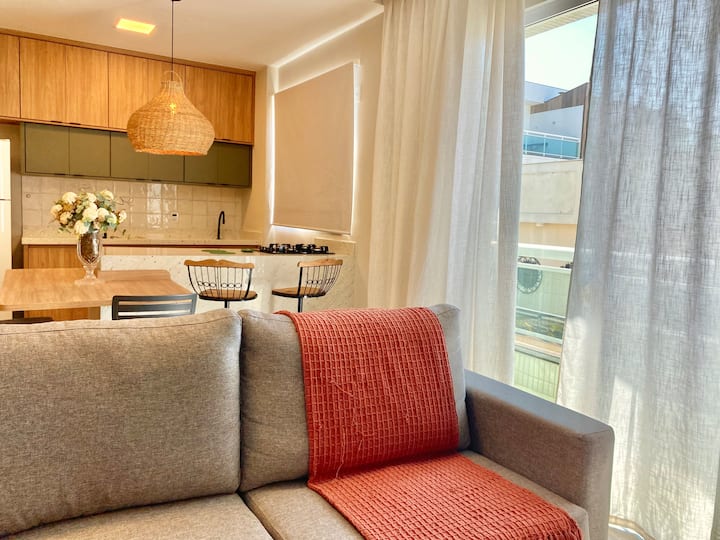 Apê Novo Próx à Praia: Ar, Wifi, Elevador, Garagem - Cabo Frio