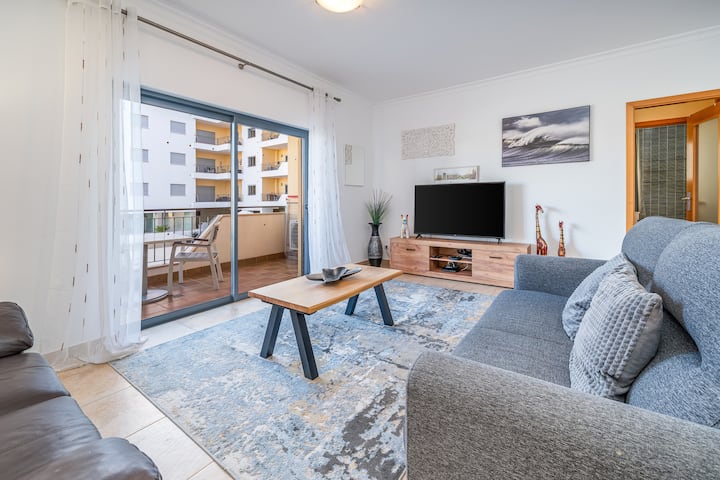 Central Apartment With Pools And Parking - Lagos