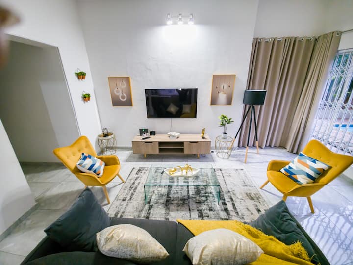 Sunny Private Pool Residence - Durban