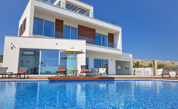Oriana Seaview Villa: Rooftop Jacuzzi, Private - Protaras
