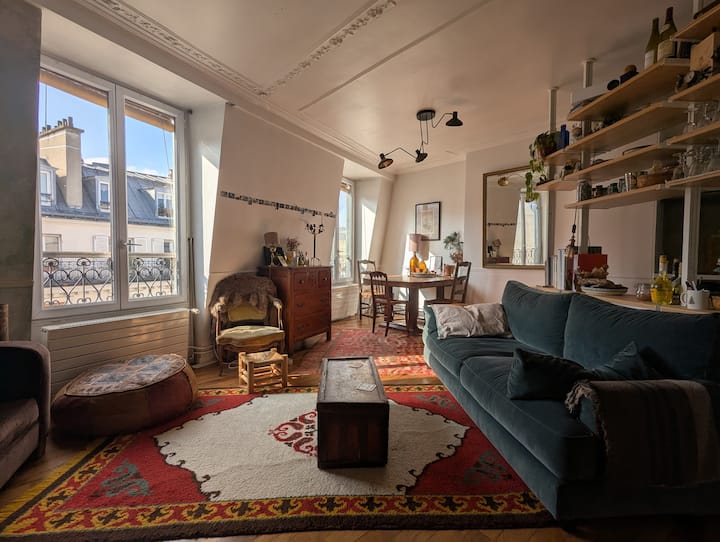 Bel Appartement Dans Le Village Ramey - Montmartre - France