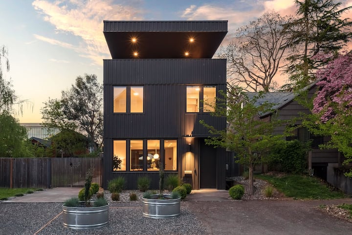 Fifty Windows | Light Filled Getaway - Portland, OR