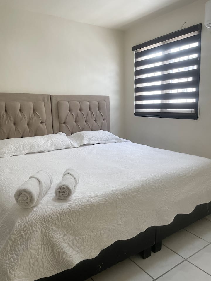 Casa Espaciosa 2 Recámaras Corazón De Blvd Morelos - Hermosillo