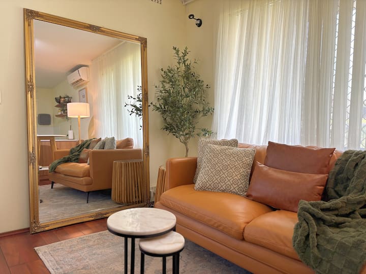Cosy & Private, Walk To East Vic Park - Perth
