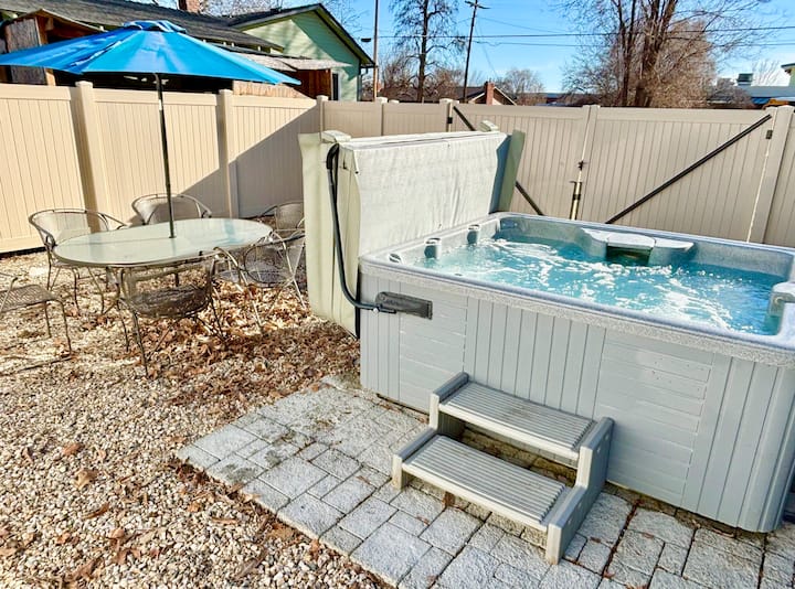 Private Hot Tub • Walk To Restaurants - 默裏迪恩