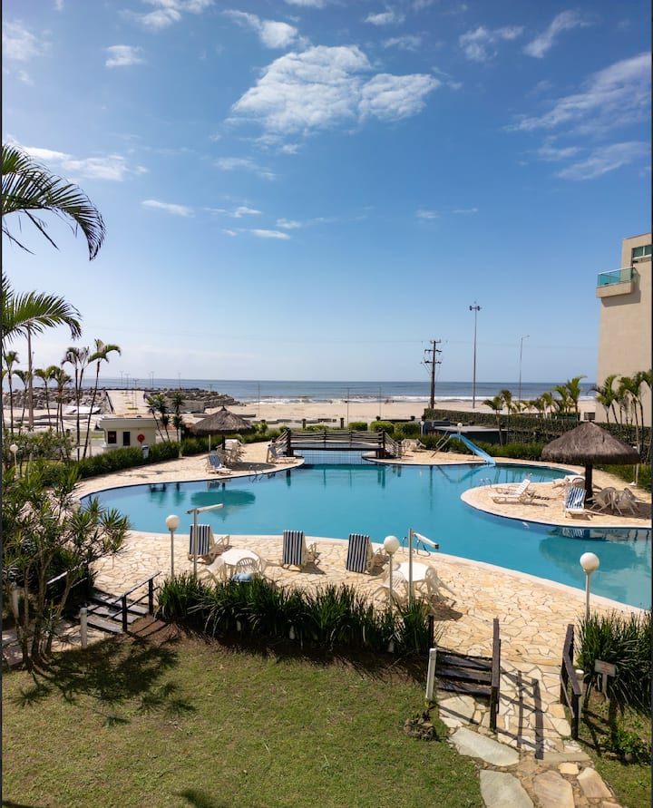 Nascer Do Sol E Linda Vista Para A Piscina E Mar. - Matinhos