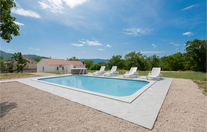 Gorgeous Home In Zavojane - Drvenik