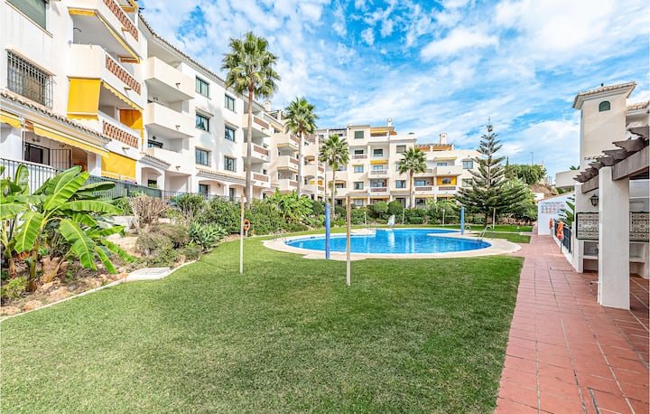 Beautiful Apartment In Benalmádena - Benalmádena