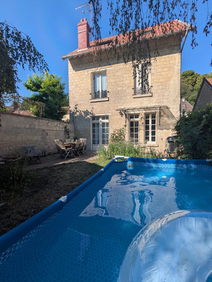 Belle Maison En Meulière Avec Jardin Et Piscine - L'Isle-Adam