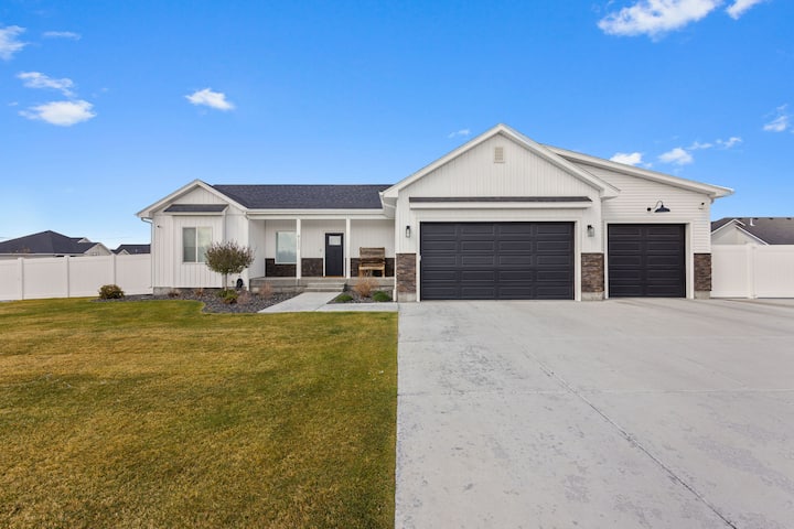 Luxury Modern Home - Idaho Falls, ID