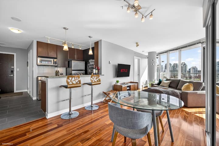 World Cup Retreat | 1br | Pool, Gym & Free Parking - Vancouver
