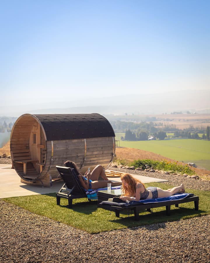 Couples Getaway With Hot Tub & Sauna Near Cle Elum - Ellensburg, WA