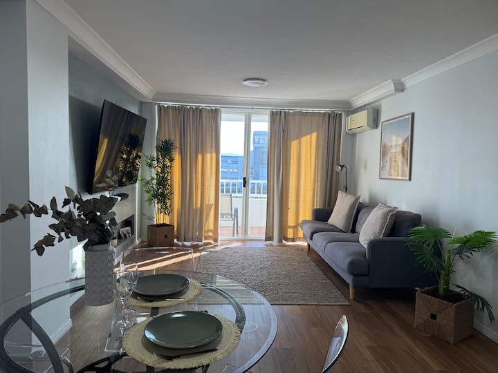 Walk To Beach, Casino, Pacific Fair, Tram Station - Broadbeach