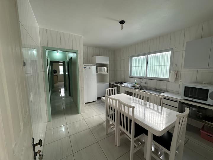 Casa Centro Itapema 150m Da Praia Com Garagem - Itapema