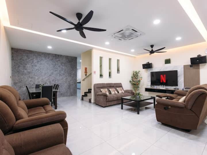 668homestaytmn Sentosa大丰(18 Pax) Near Mid Valley - Johor Bahru