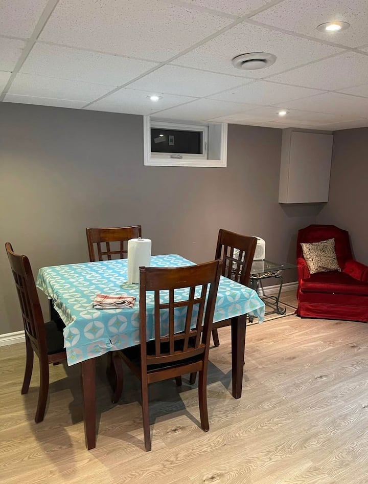 Two Bedrooms And One Bathroom. Kitchen And Quiet - Oshawa