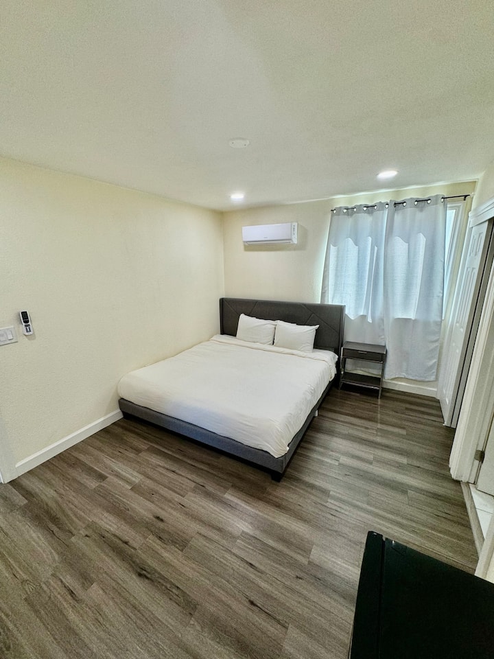 Master Bedroom
Private Bath, King Bed - Fremont, CA