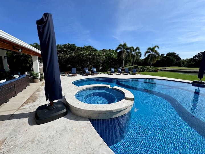 Villa Solara 5 - Luxury 5 Bedroom Pool Villa - Panama