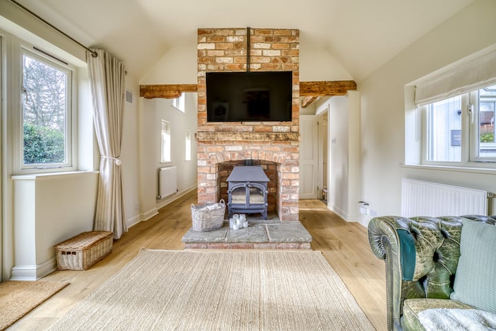 Charming Countryside Retreat W/ Garden & Parking - Tewkesbury