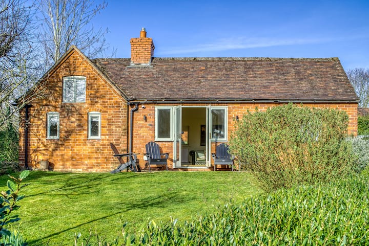Charming Countryside Retreat W/ Garden & Parking - Tewkesbury