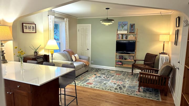 Cozy 2br Bungalow - Saint Paul, MN
