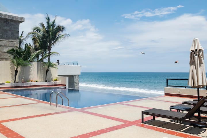 Penthouse Con Vista Al Mar En Playa Murciélago. - Manta