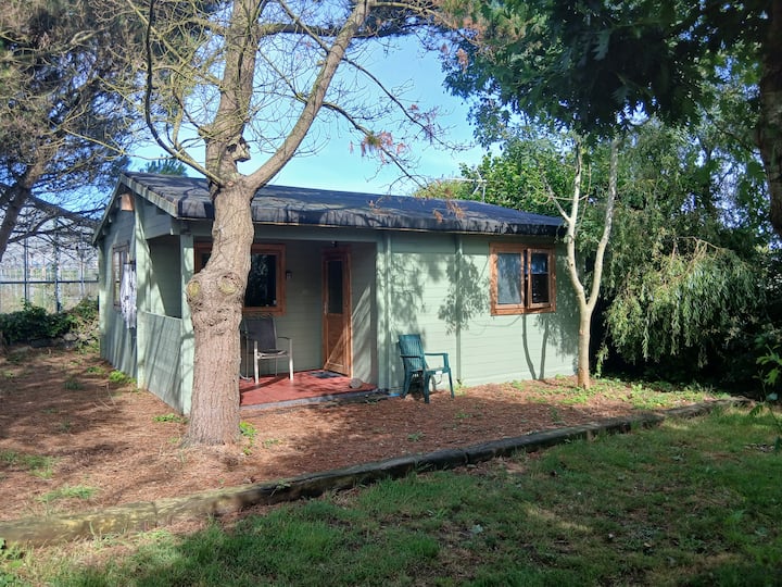Paradis Cabin. With A Garden, Surrounded By Nature - Guernsey