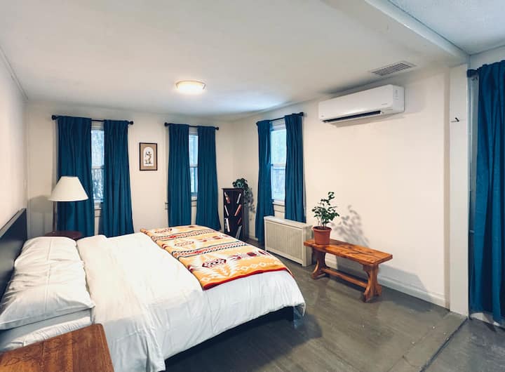 Apartment On The Bike Trail, In The Heart Of Adams - North Adams, MA