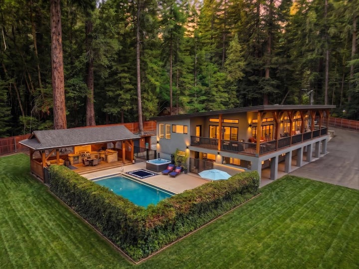 Luxurious River Front Estate In The Redwoods - Garberville, CA