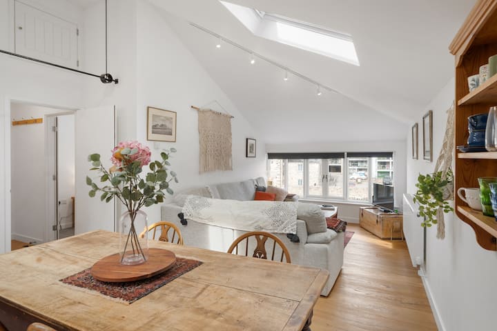 Stylish Waterfront Apartment | Penryn & Falmouth - St Mawes